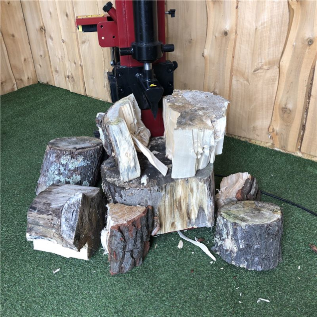 Titan Pro 11 Ton Electric Vertical Log Splitter 3000w